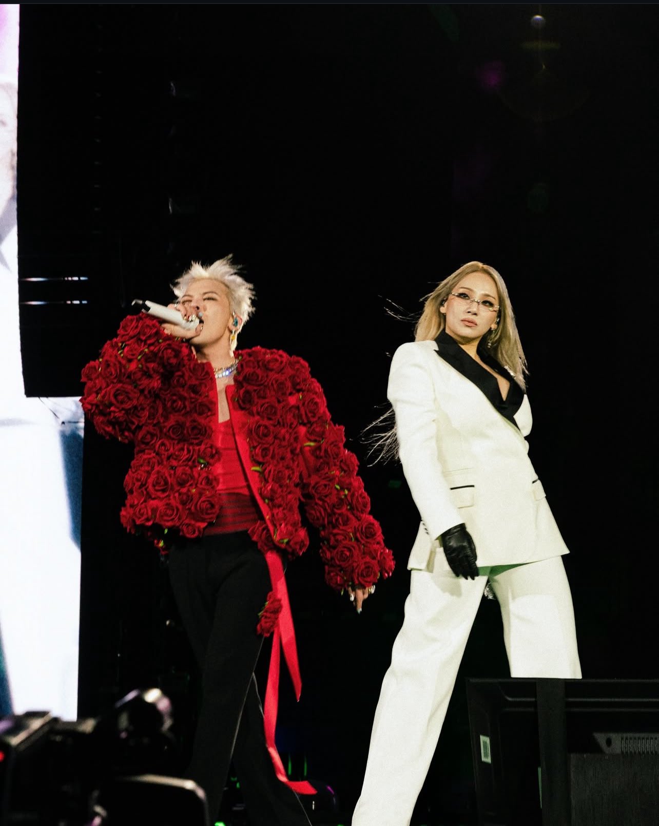 더쿠 - 오늘자 LA에서 공연한 지드래곤 & CL 무대 ㄷㄷ