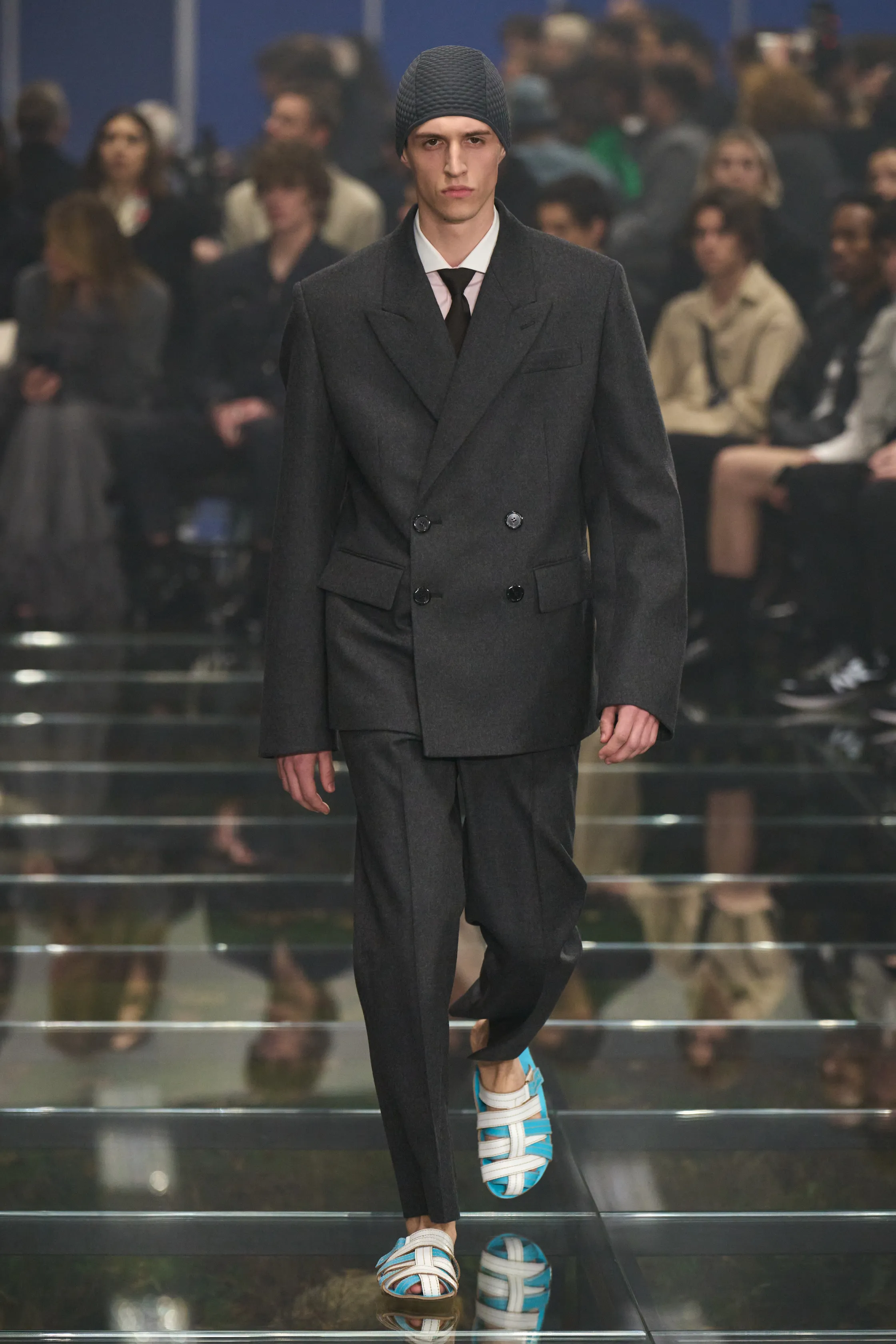 더쿠 - 프라다 / Prada FW24 Menswear 컬렉션