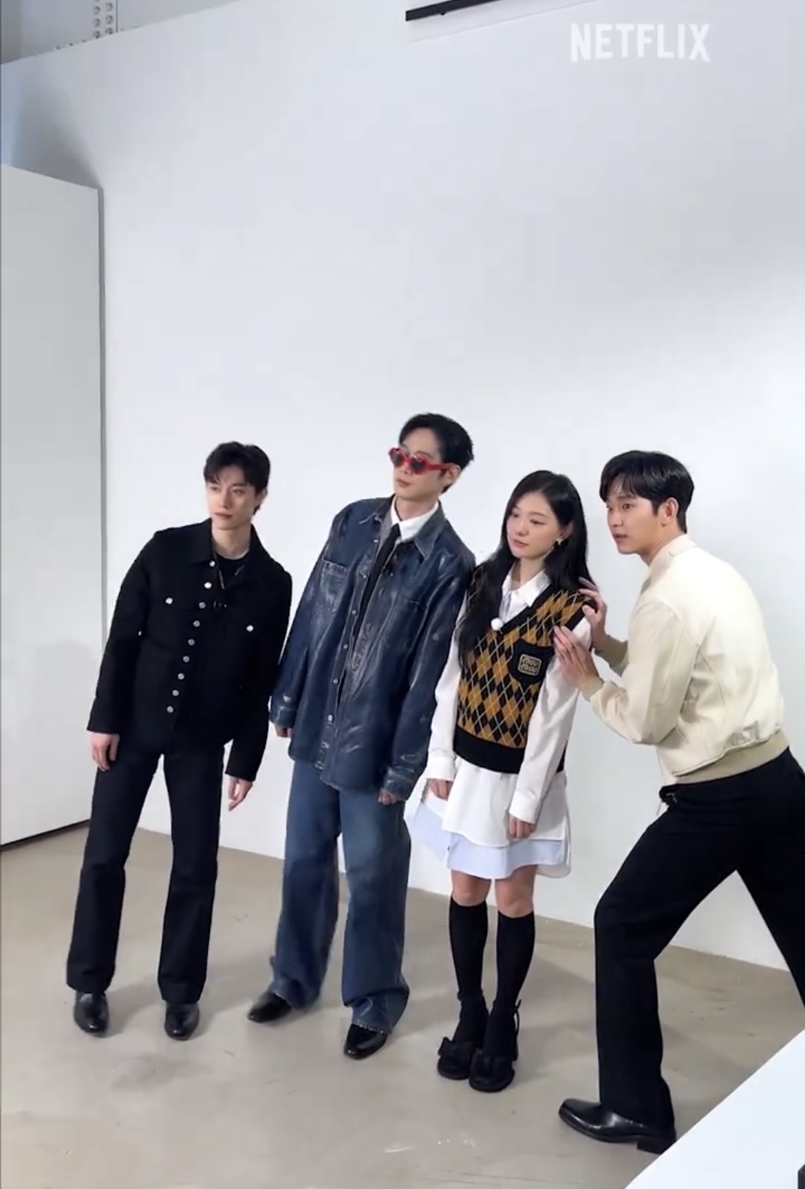 더쿠 - 아니 넷플 자컨 대체 언제 주냐