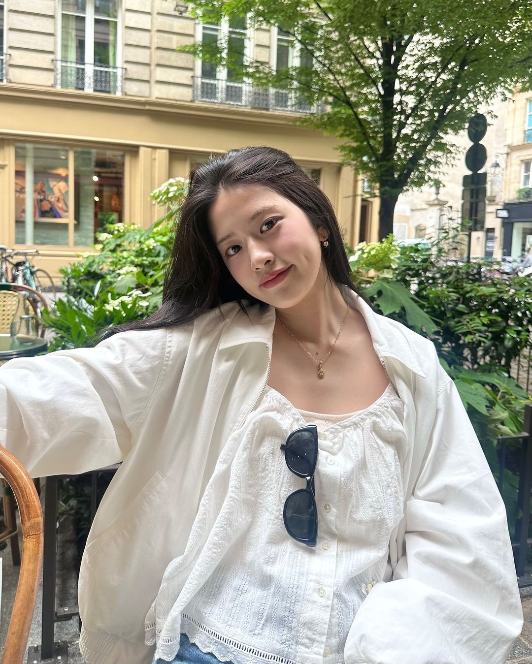 더쿠 - 아이브 안유진 인스타.jpg