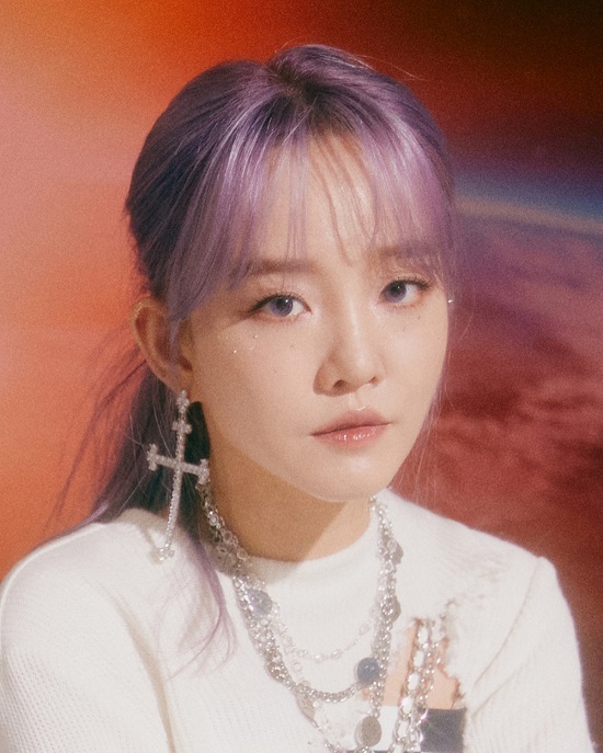 더쿠 - 윤하, 걸그룹 멘토로 나선다…'유니버스 티켓' 심사위원 출연 확정 [공식입장]