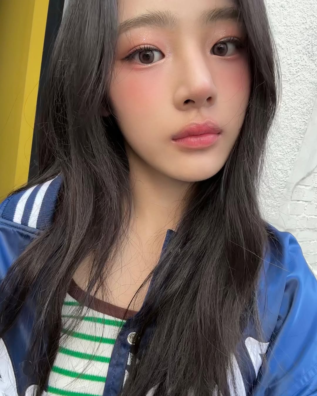 더쿠 - NJZ 민지 인스타 셀카 업뎃