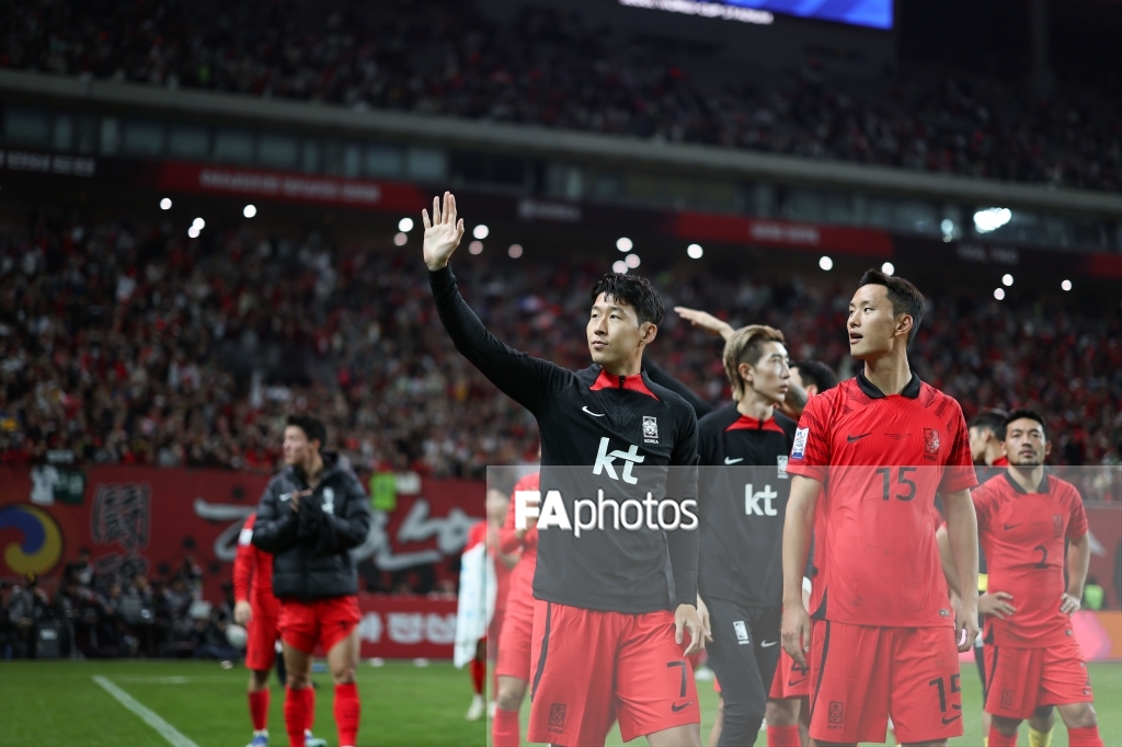 더쿠 - 231013 튀니지전 흥민이 ️ (fa포토, 게티)