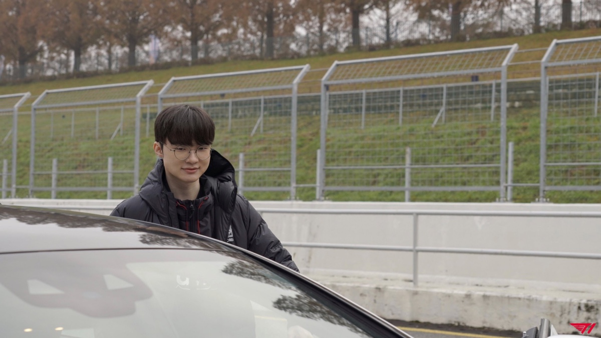 더쿠 - 티원공트) 'Oner'와 'Faker'는 Mercedes-Benz AMG Speedway에서도 빛난다. +)추가