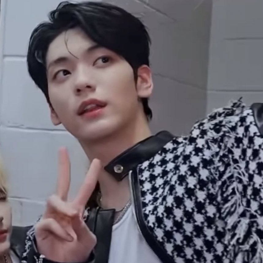 더쿠 툽수빈 깐머 개잘생겼어