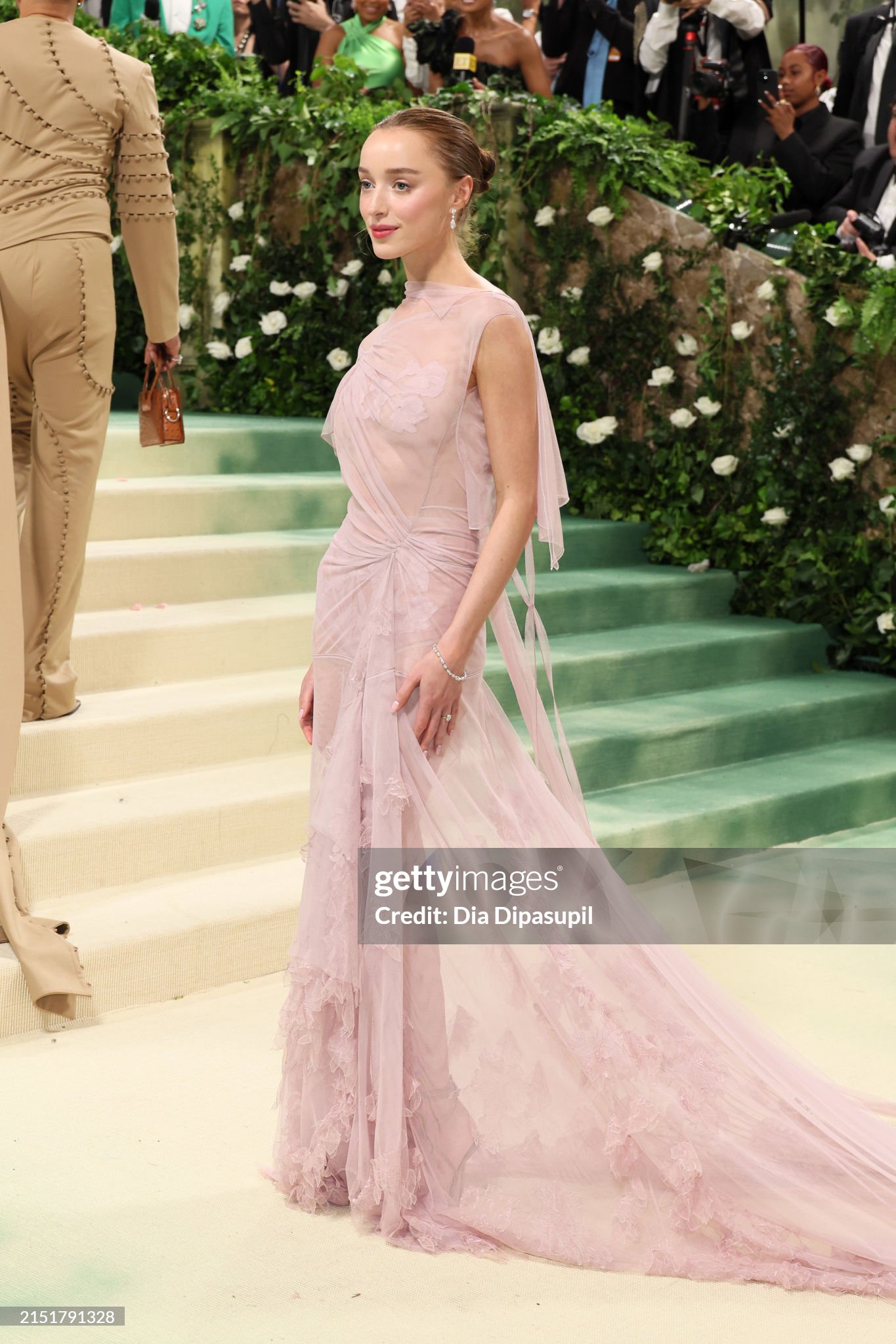 더쿠 - 약 ㅎㅂㅈㅇ 멧갈라 두아 리파, 니콜 키드먼, 피비 디네버, 니콜라스 갈리친, 로살리아, 레이첼 지글러, 아만다 사이프리드