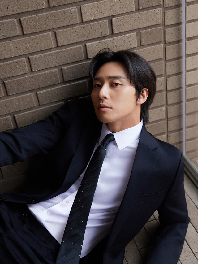 더쿠 - 박서준 지오지아 23FALL 화보