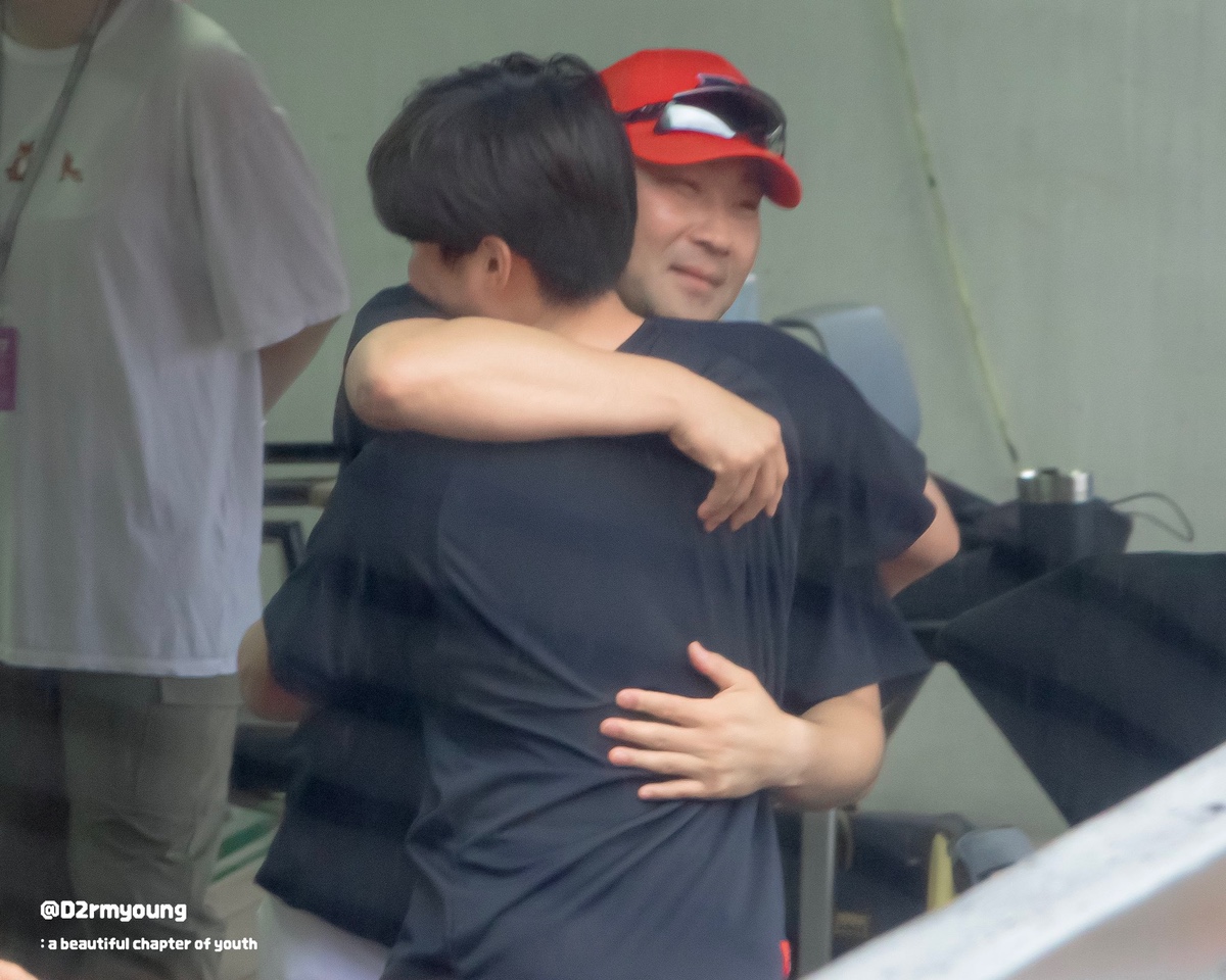 더쿠 - [KBO] 야구팬들 사이에 알티타는 중인 아기투수.twt