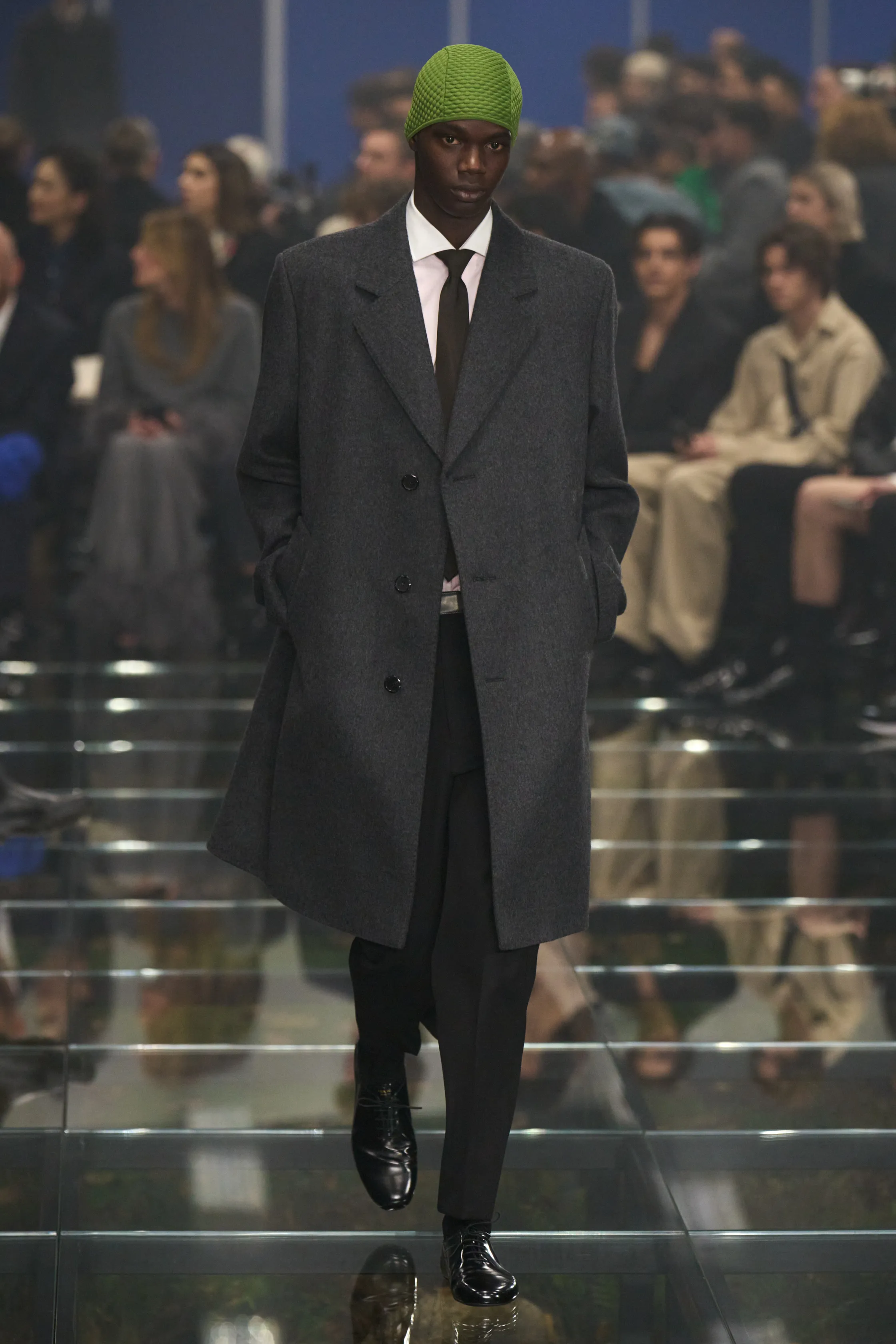 더쿠 - 프라다 / Prada FW24 Menswear 컬렉션