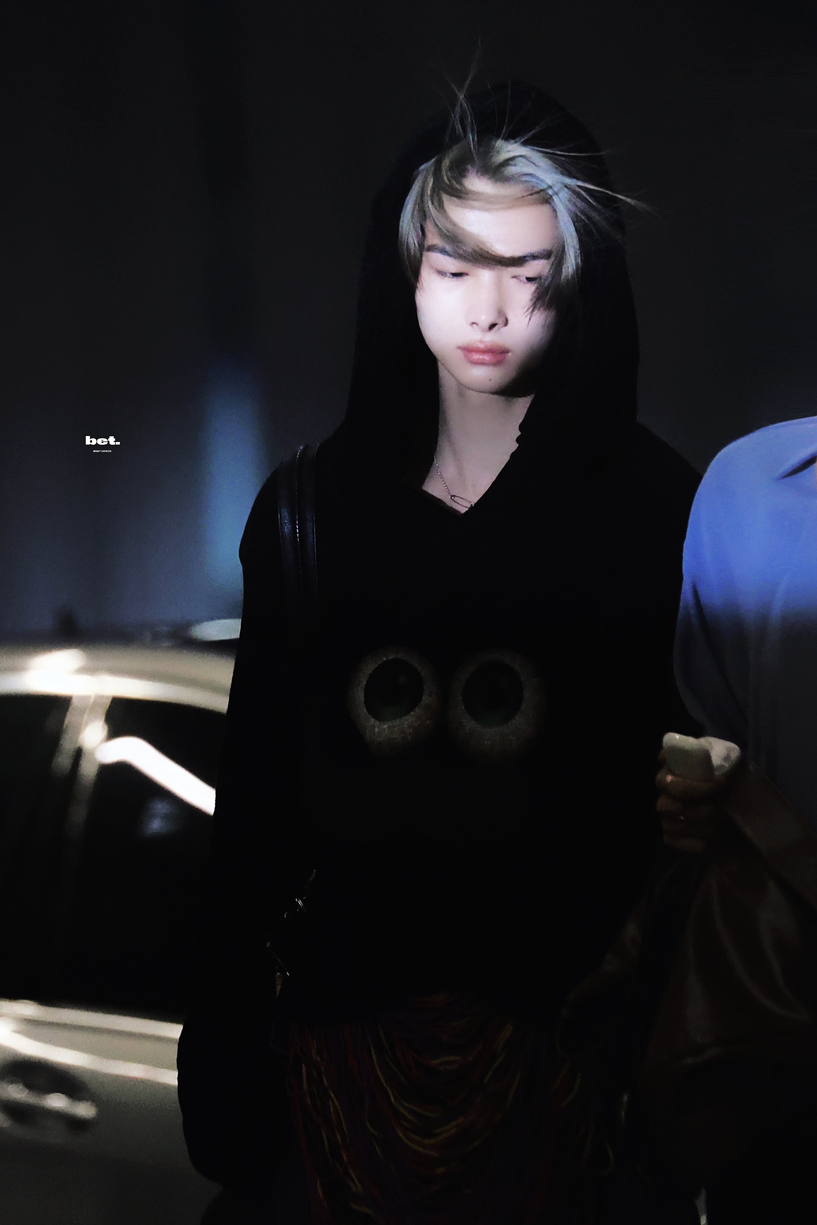 더쿠 - 오늘자 미국 월드투어 떠나는 엔하이픈 니키 다소 특이한 의상