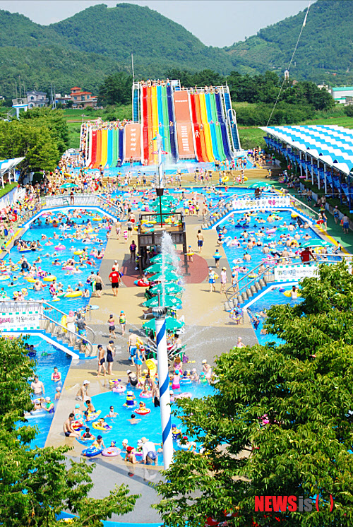 더쿠 그때 그시절 한국에서 가장 유명했던 워터파크