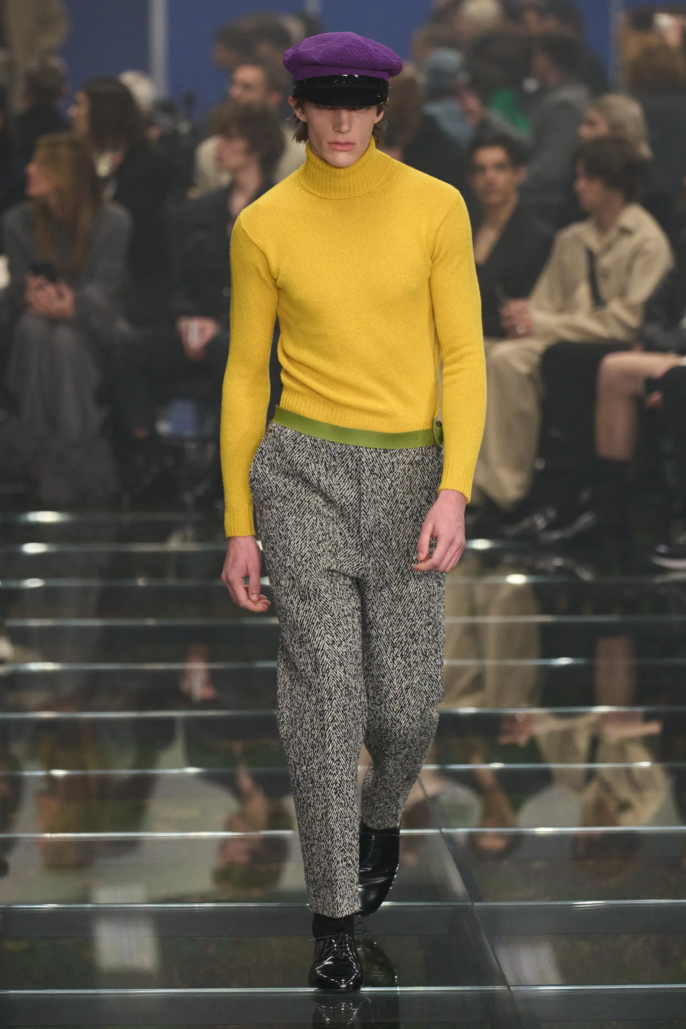 더쿠 - 프라다 / Prada FW24 Menswear 컬렉션