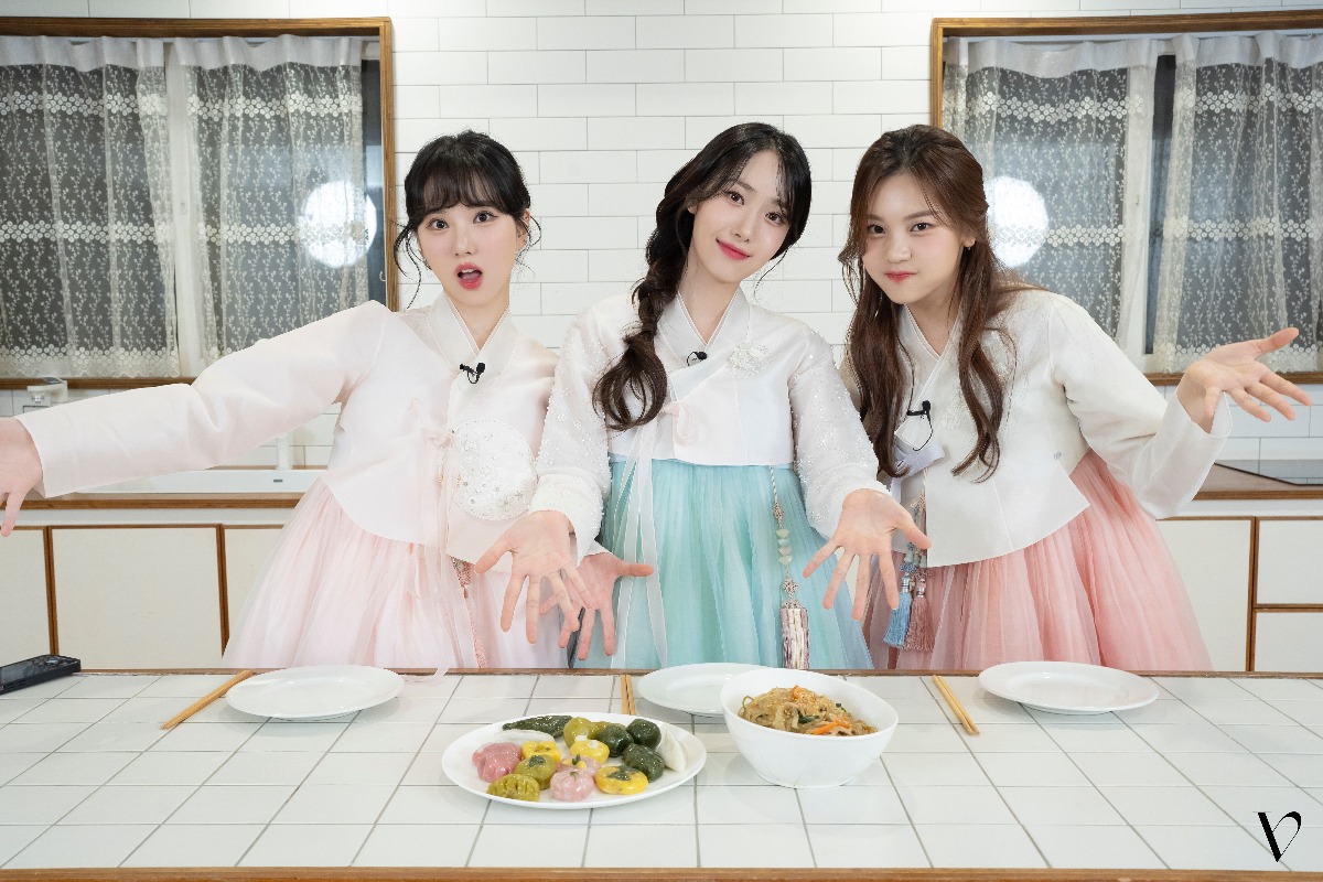 더쿠 - 한복 입은 비비지 멤버들