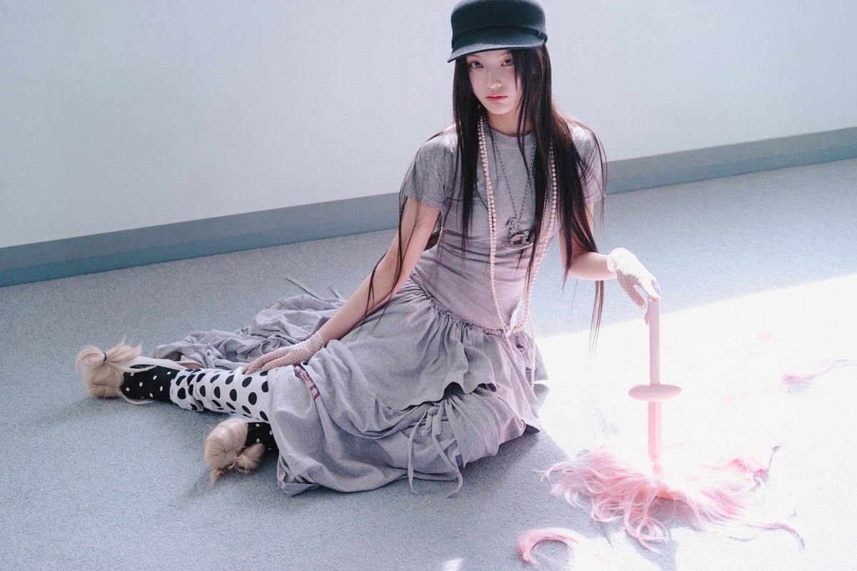 더쿠 - ILLIT(아일릿) ‘bomb’ Concept Photo (PINK BOMB Ver.)