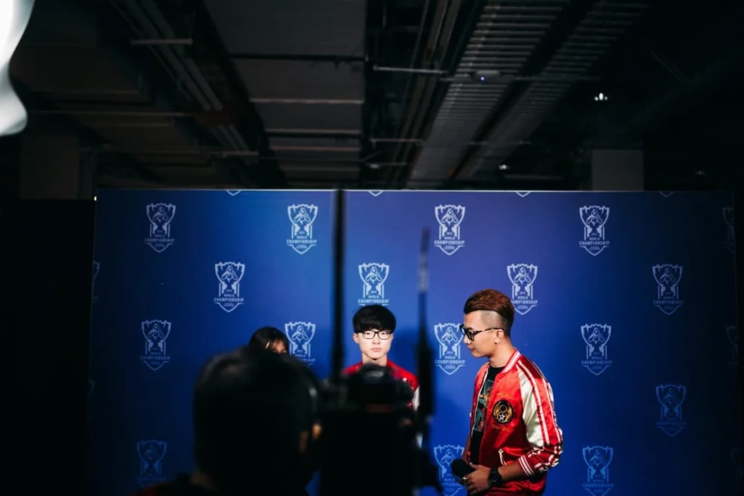 더쿠 - 스무살의 페이커가 롤드컵 결승전을 앞두고 쓴 기고문.jpg