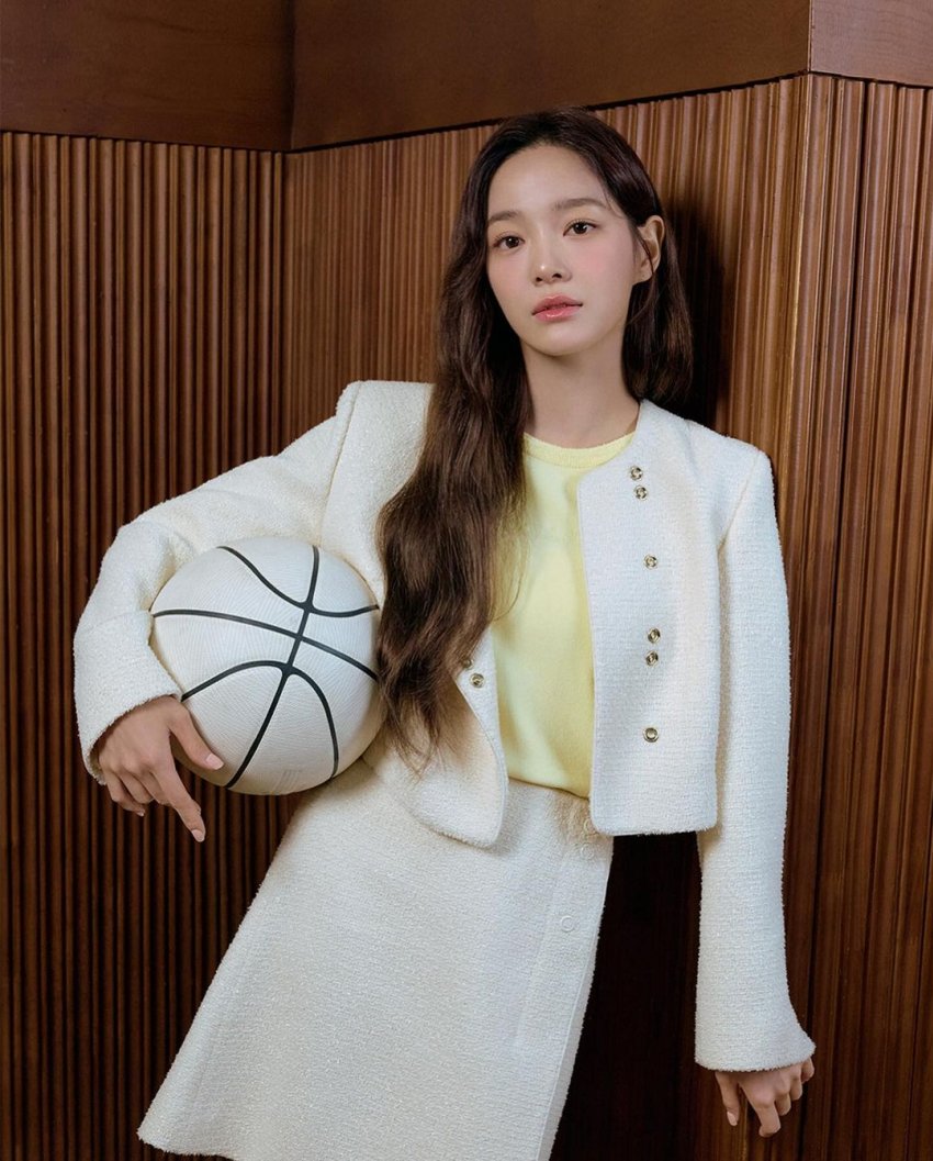 더쿠 - 김세정 잇미샤 24 Spring Collection Campaign Pt 1.