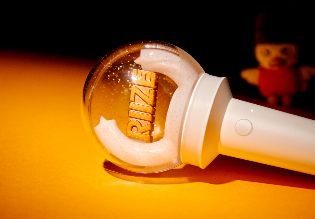 더쿠 - 응원봉 사다 마주한 똘병이