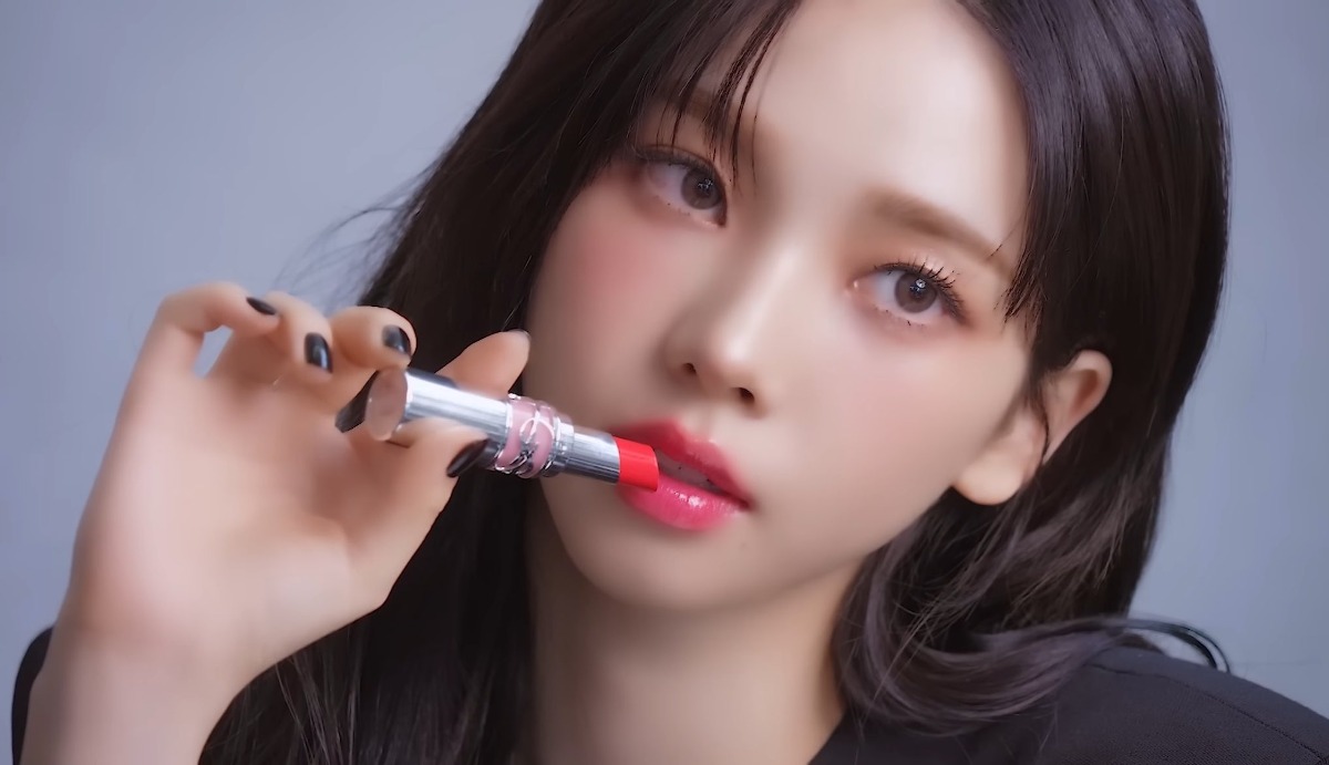 더쿠 - 예쁜데 잘생김이 묻어나오는 카리나 입생뷰티 화보 비하인드