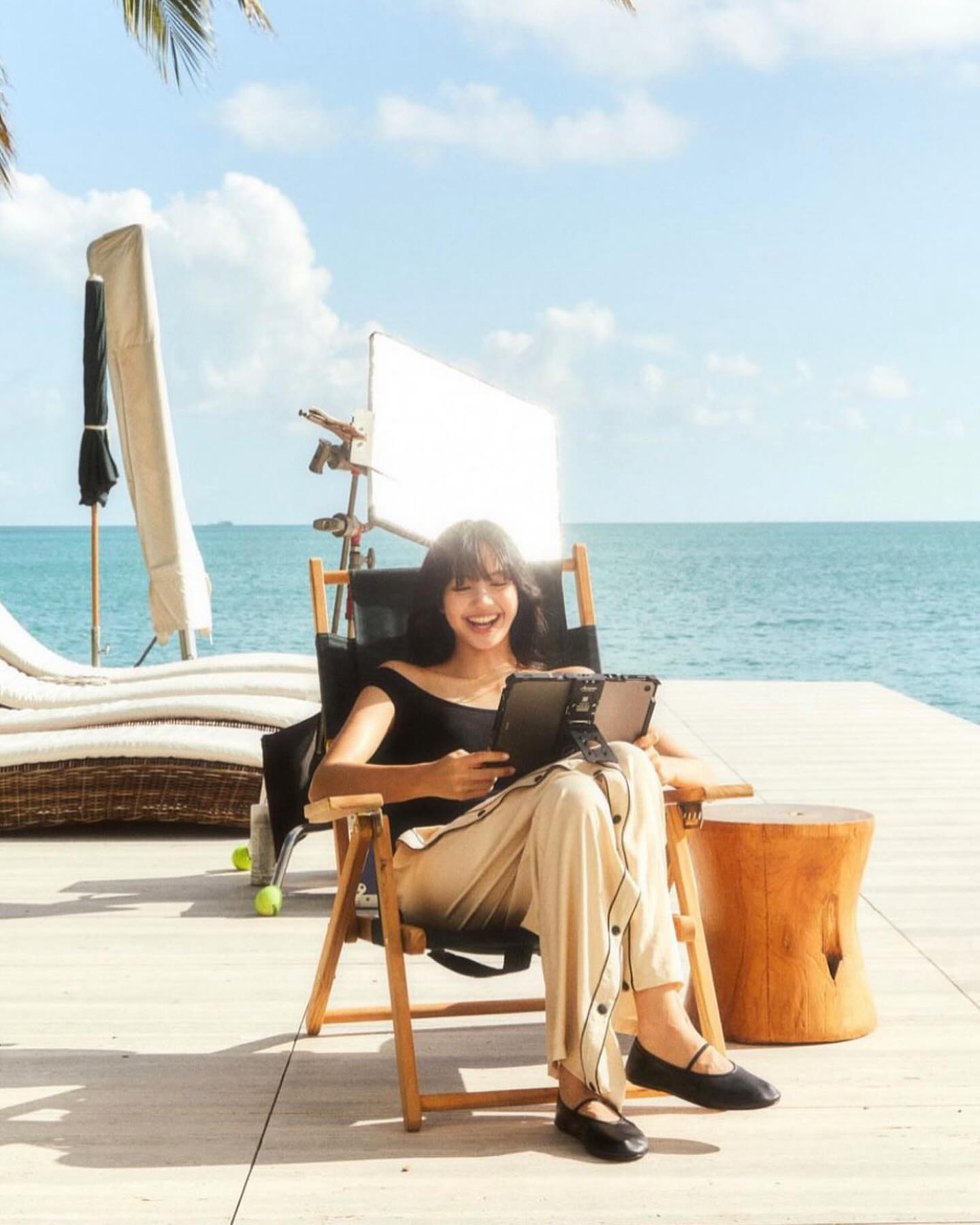 더쿠 - 블랙핑크 리사 Kith Women Summer 2024 캠페인 비하인드 영상 및 포토