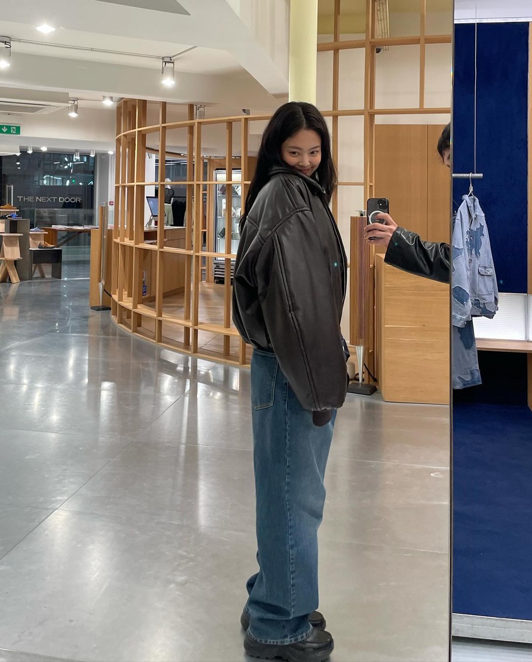 더쿠 - 블랙핑크 제니 인스타 업뎃 Paris snap 2