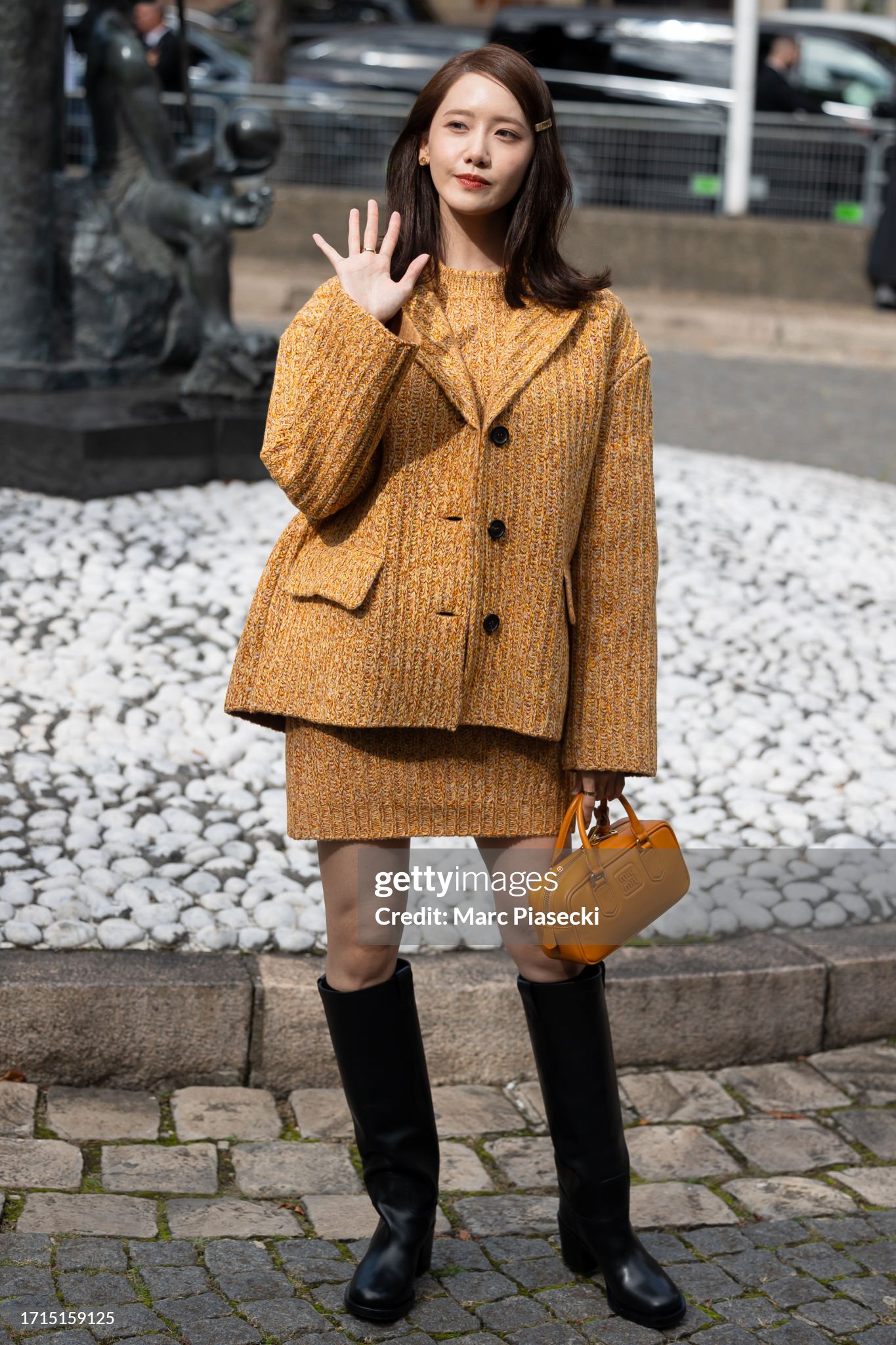 더쿠 - 미우미우 s/s 2024 패션쇼 윤아 게티이미지 모음.jpg