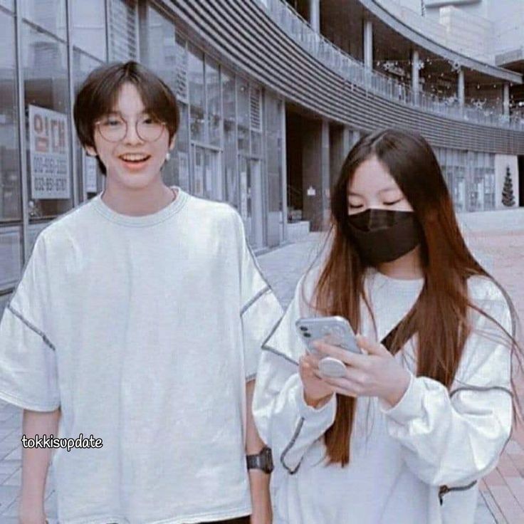 더쿠 - 뉴진스 혜인 오빠 이 사진은 걍 혜인이랑 존똑이야