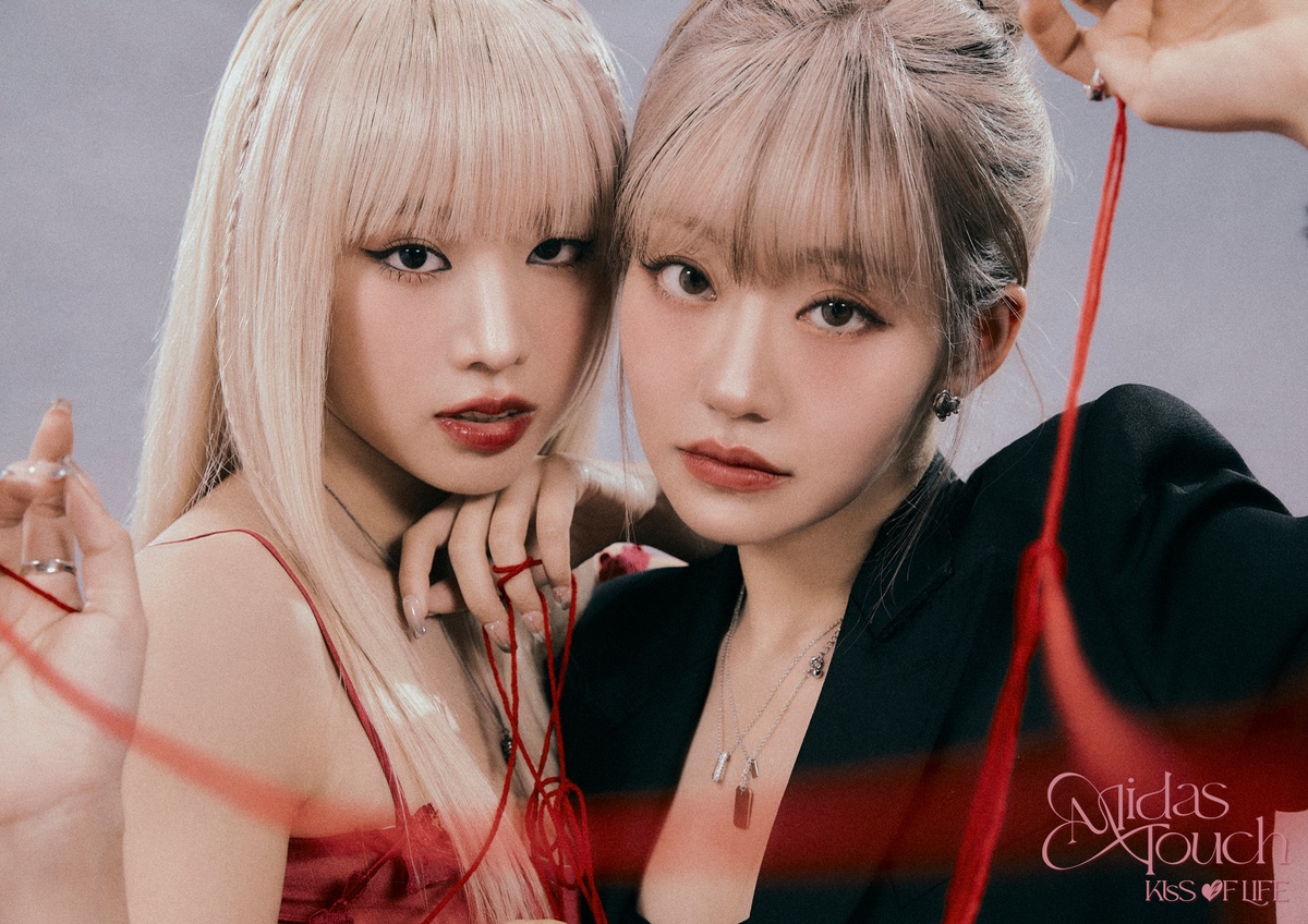 더쿠 - KISS OF LIFE 1st Single Album [Midas Touch] Concept Photo #1