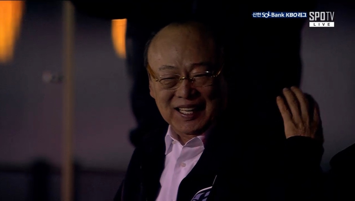 더쿠 - [KBO] 한화이글스 끝내기 순간 (ft. 김승연 회장)