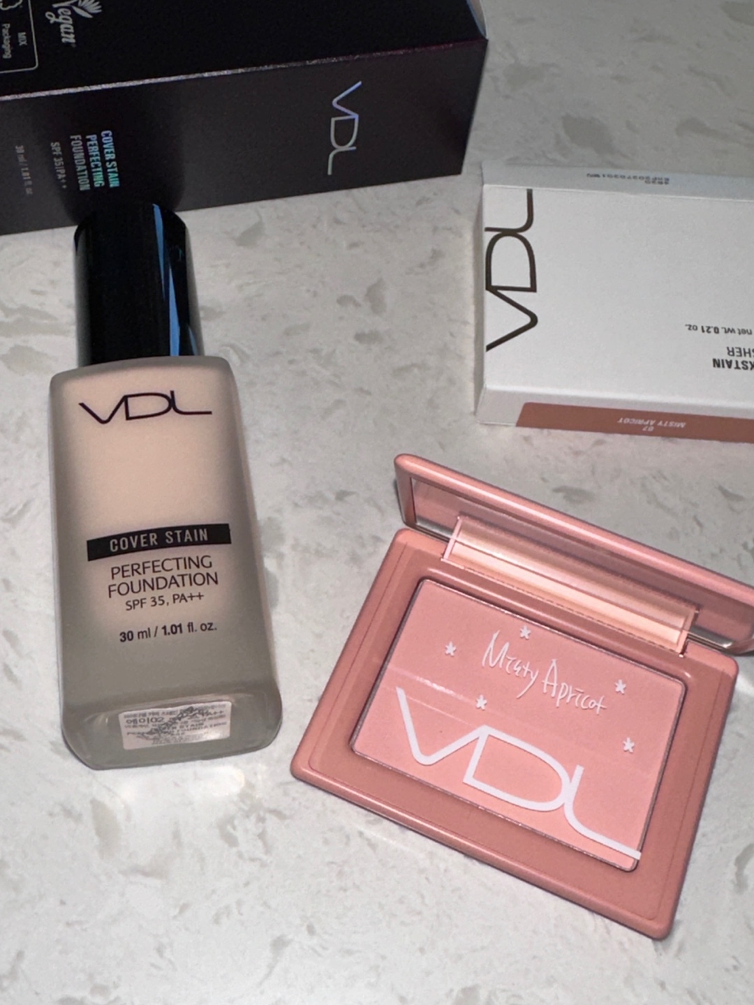 더쿠 - VDL 커버스테인 퍼펙팅 파운데이션 V02 & 치크스테인 블러셔 미스티 에프리콧 후기