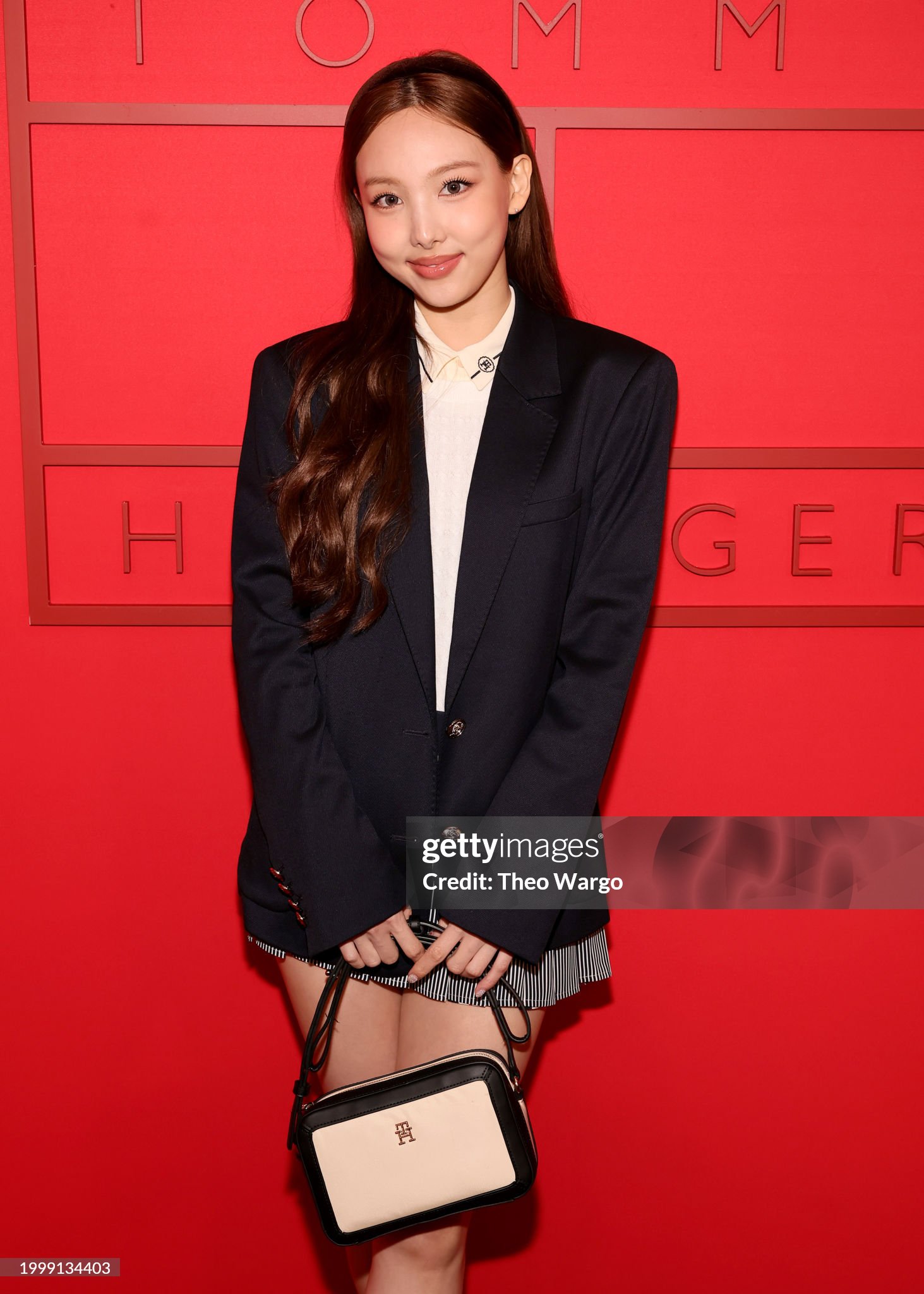 더쿠 - 타미힐피거 뉴욕 패션쇼 참석한 트와이스 나연.x