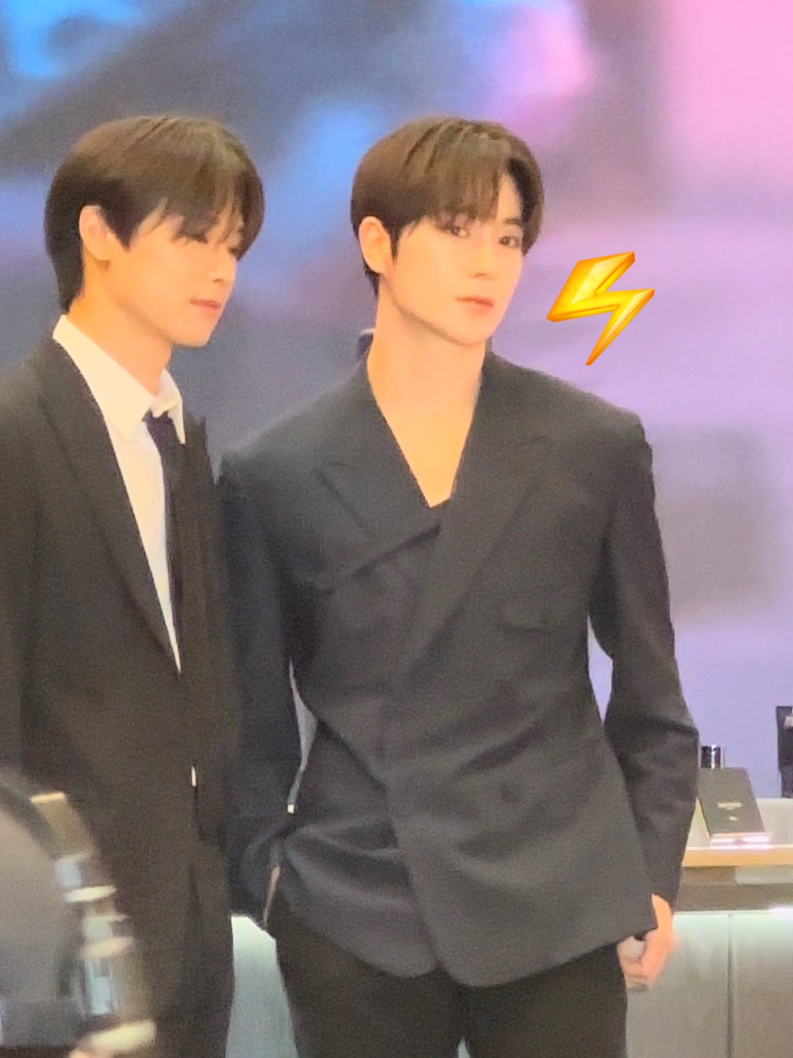 더쿠 - 오늘 더보이즈 현재 주연 디올 행사