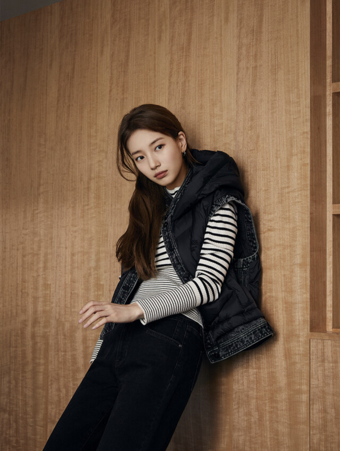 더쿠 - 수지 게스 23FALL 화보.jpg