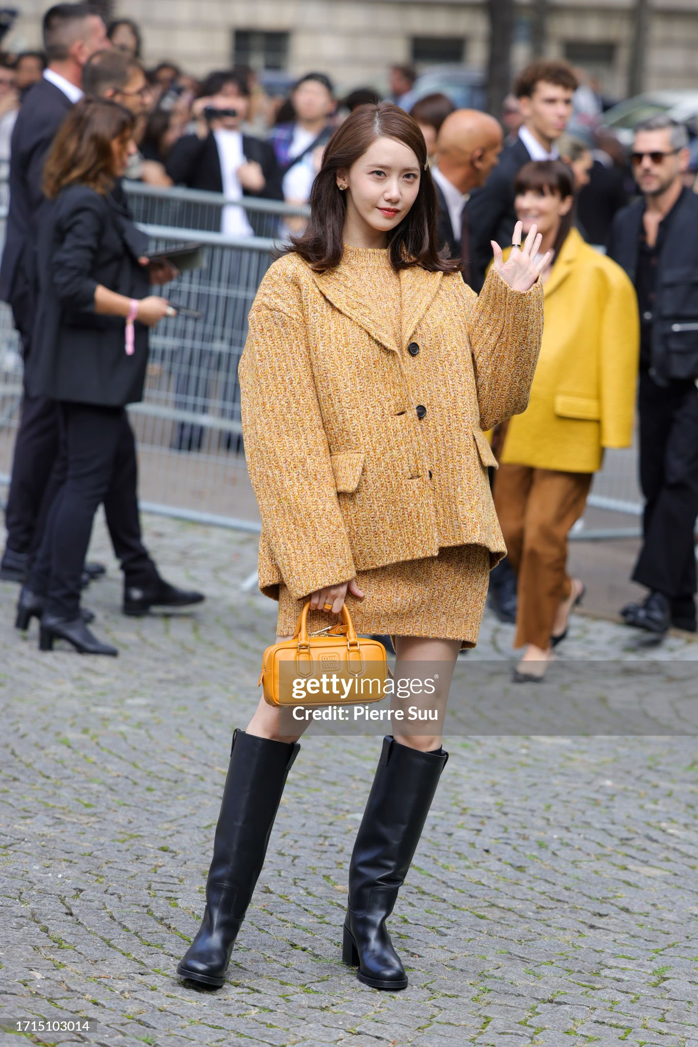 더쿠 - 미우미우 s/s 2024 패션쇼 윤아 게티이미지 모음.jpg