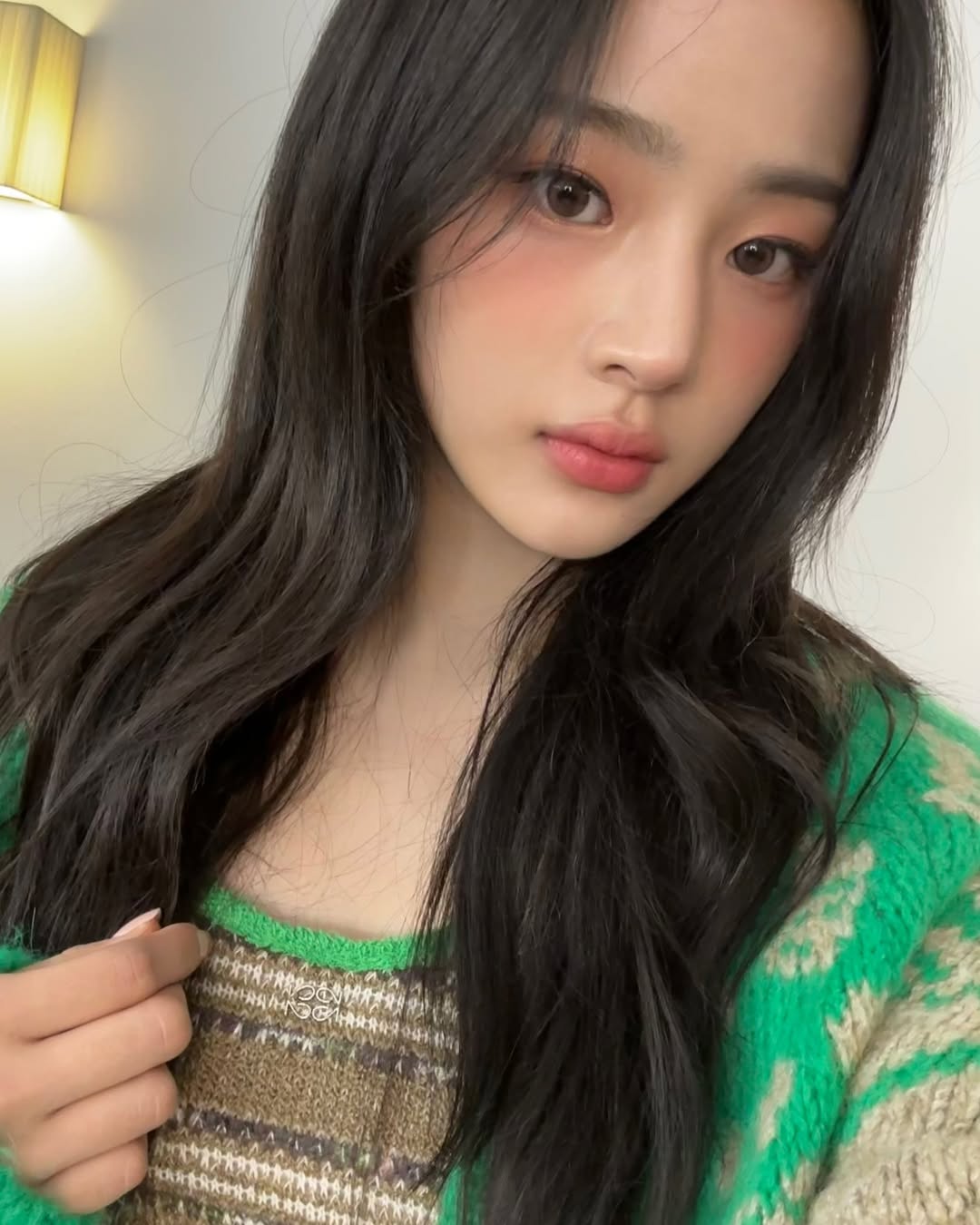 더쿠 - NJZ(뉴진스) 민지 인스타 업뎃 '앞없민? vs 앞있민?'