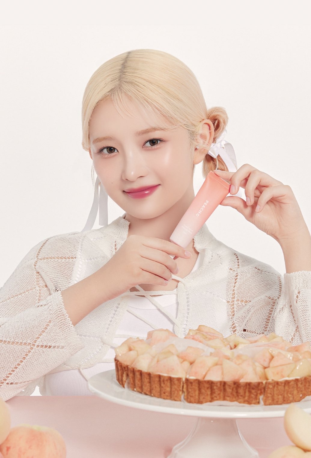 더쿠 - 아이브 레이 피치씨 메이크업 베이스 화보.jpg