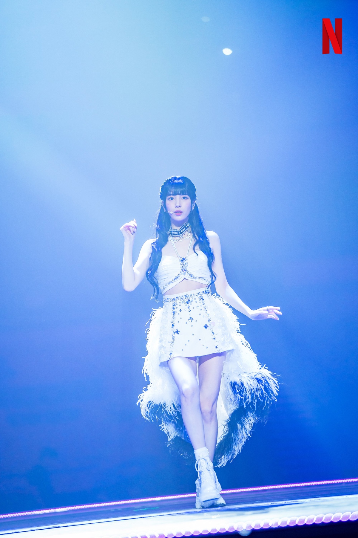 더쿠 - 짧게 공개된 수지 무대 장면