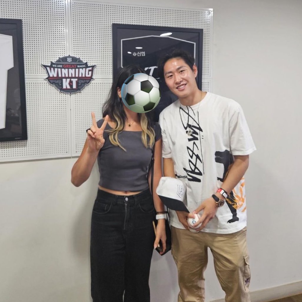 더쿠 - 강인이 야구장에서 찍은 사진