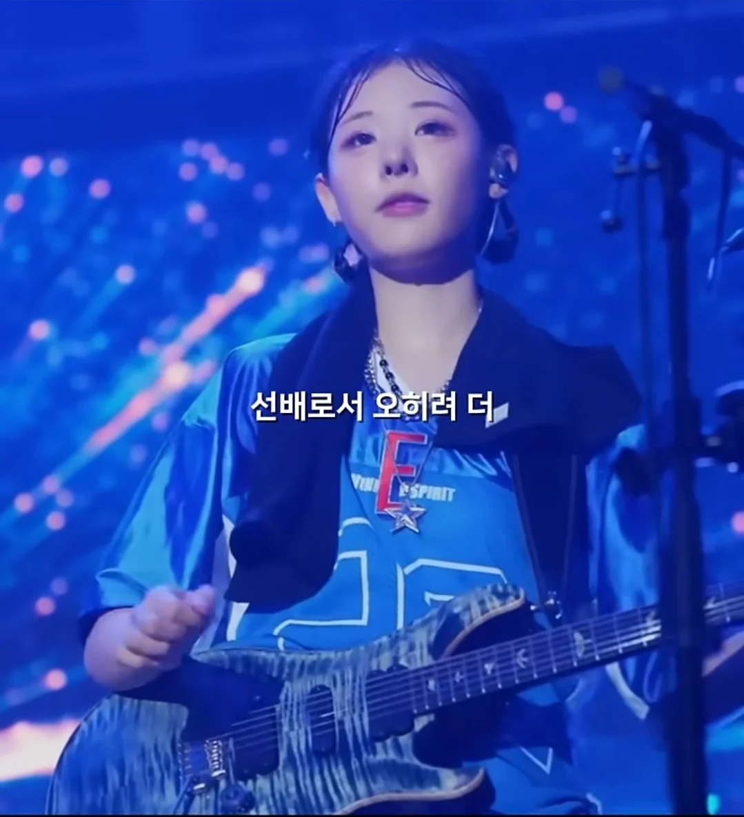 더쿠 - YB 윤도현이 보는 QWER.jpg