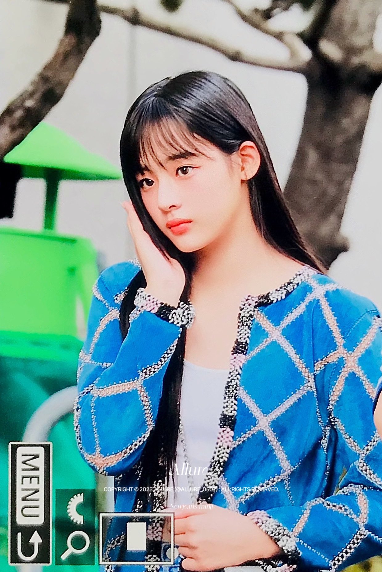 더쿠 - 오늘자 뉴진스 민지 뮤직뱅크 출근길 프리뷰 (feat.앞머리)