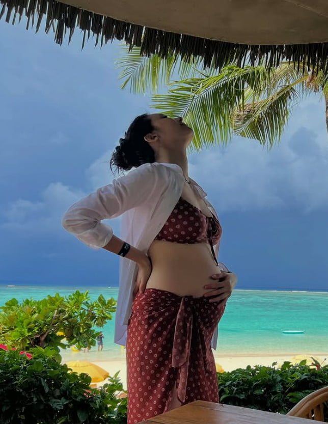 더쿠 - 현아, 볼록한 D라인에 깜짝 "관리했지만 70kg 넘었다"