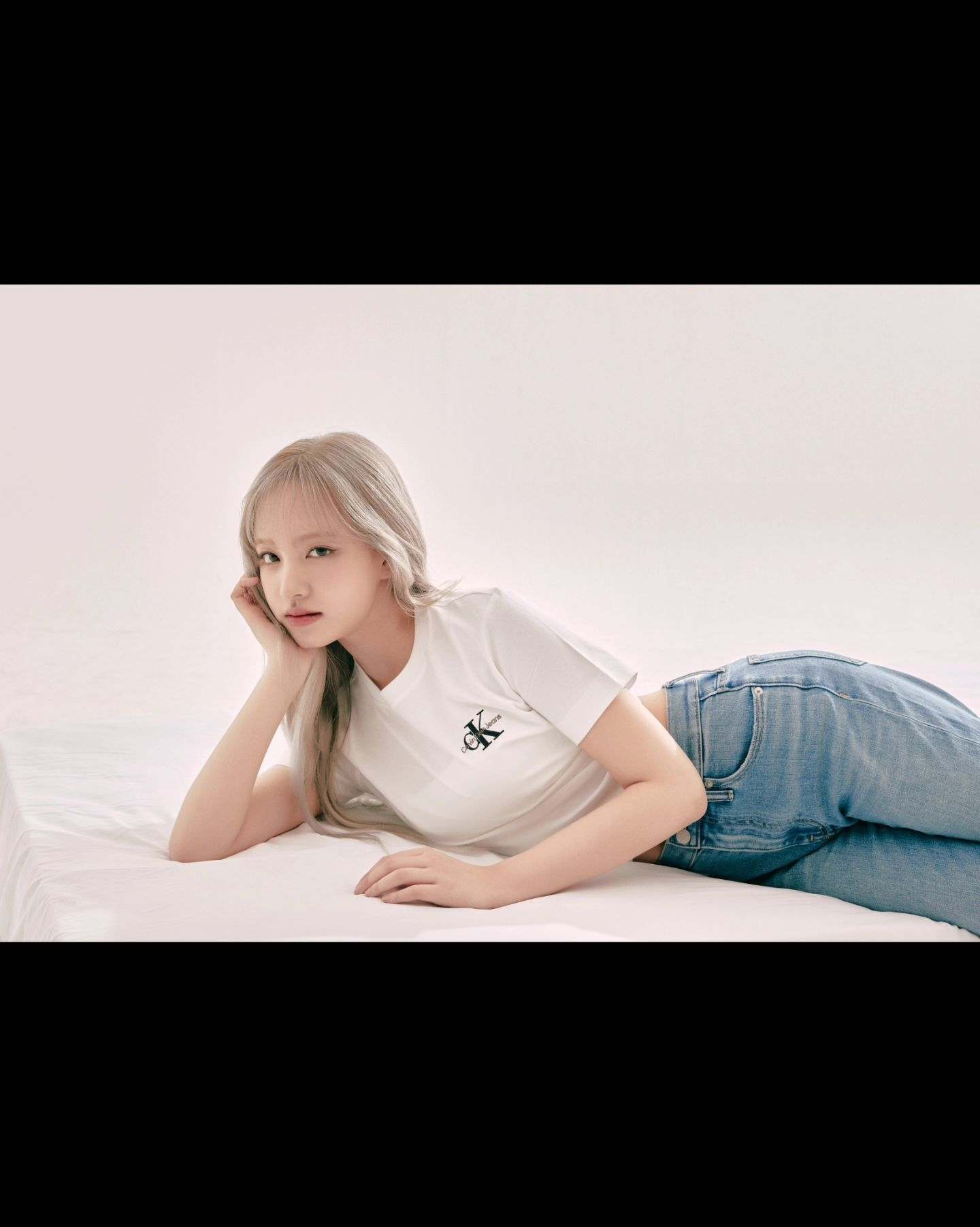 더쿠 - 아이브 리즈 인스타 업뎃 (cK AD)