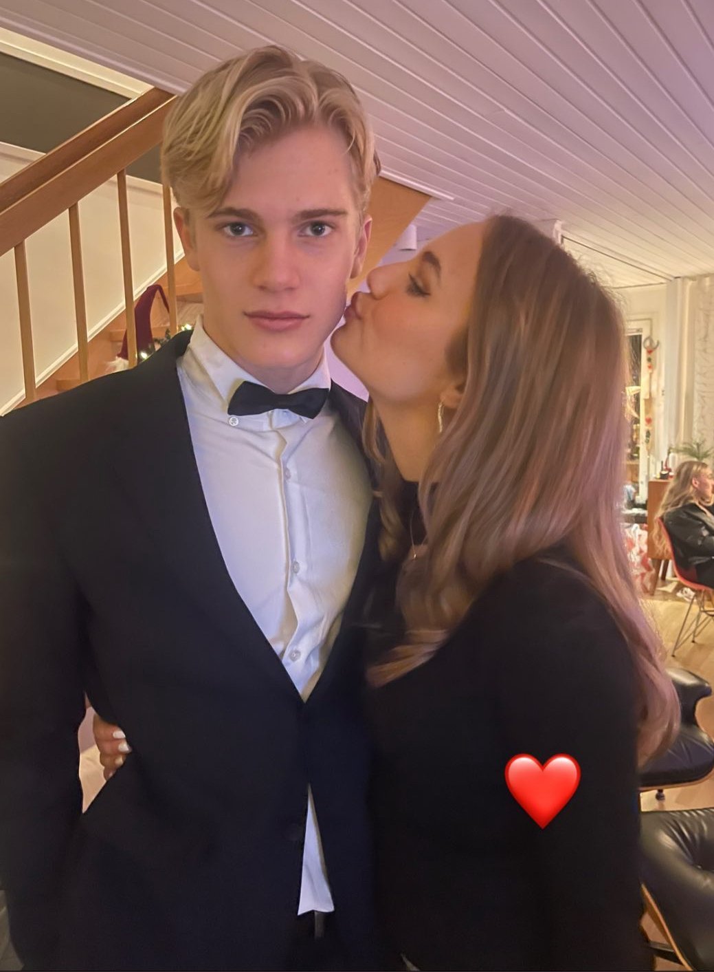 더쿠 - Lucas Bergvall 진짜 잘생겼네