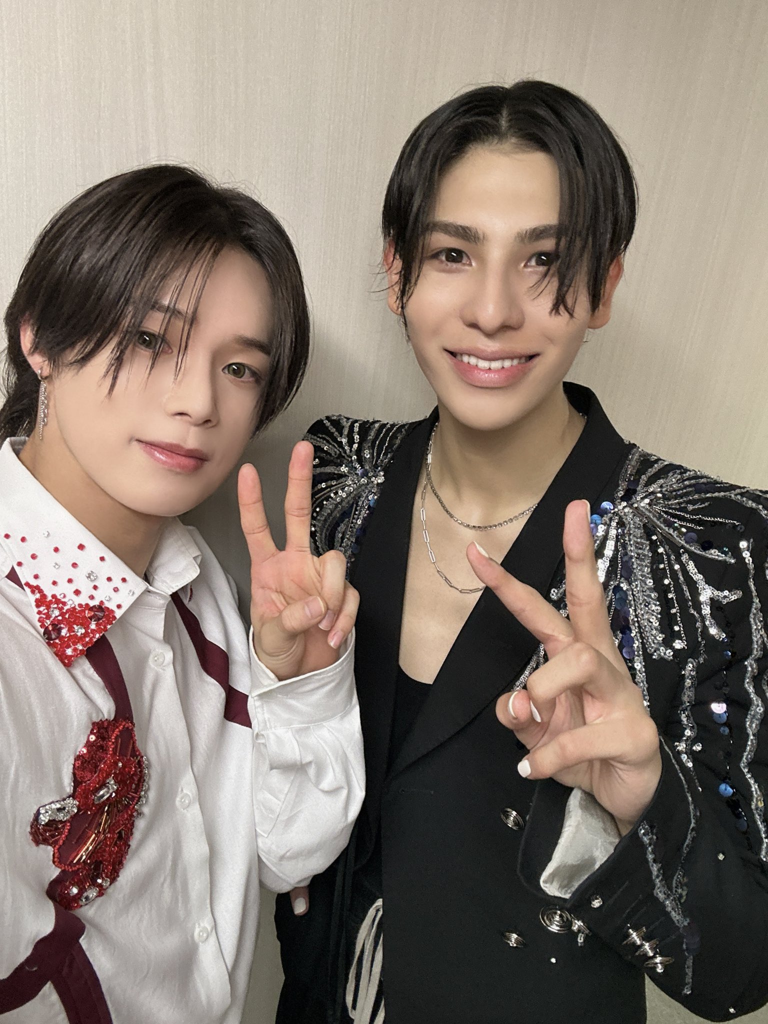 더쿠 - &TEAM K × Snow Man 라울 투샷