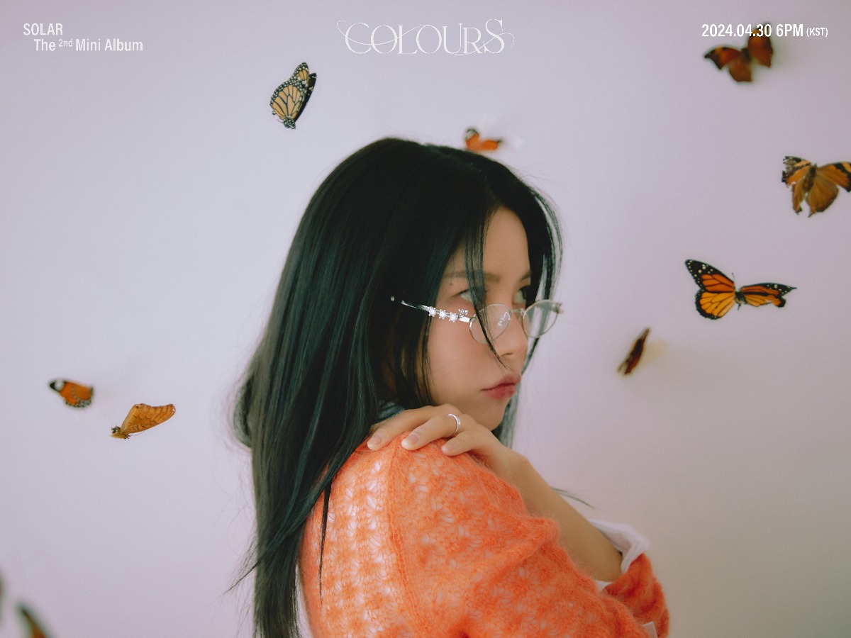 더쿠 - 솔라(Solar) 2nd Mini Album [COLOURS] COLOURS PHOTO #3