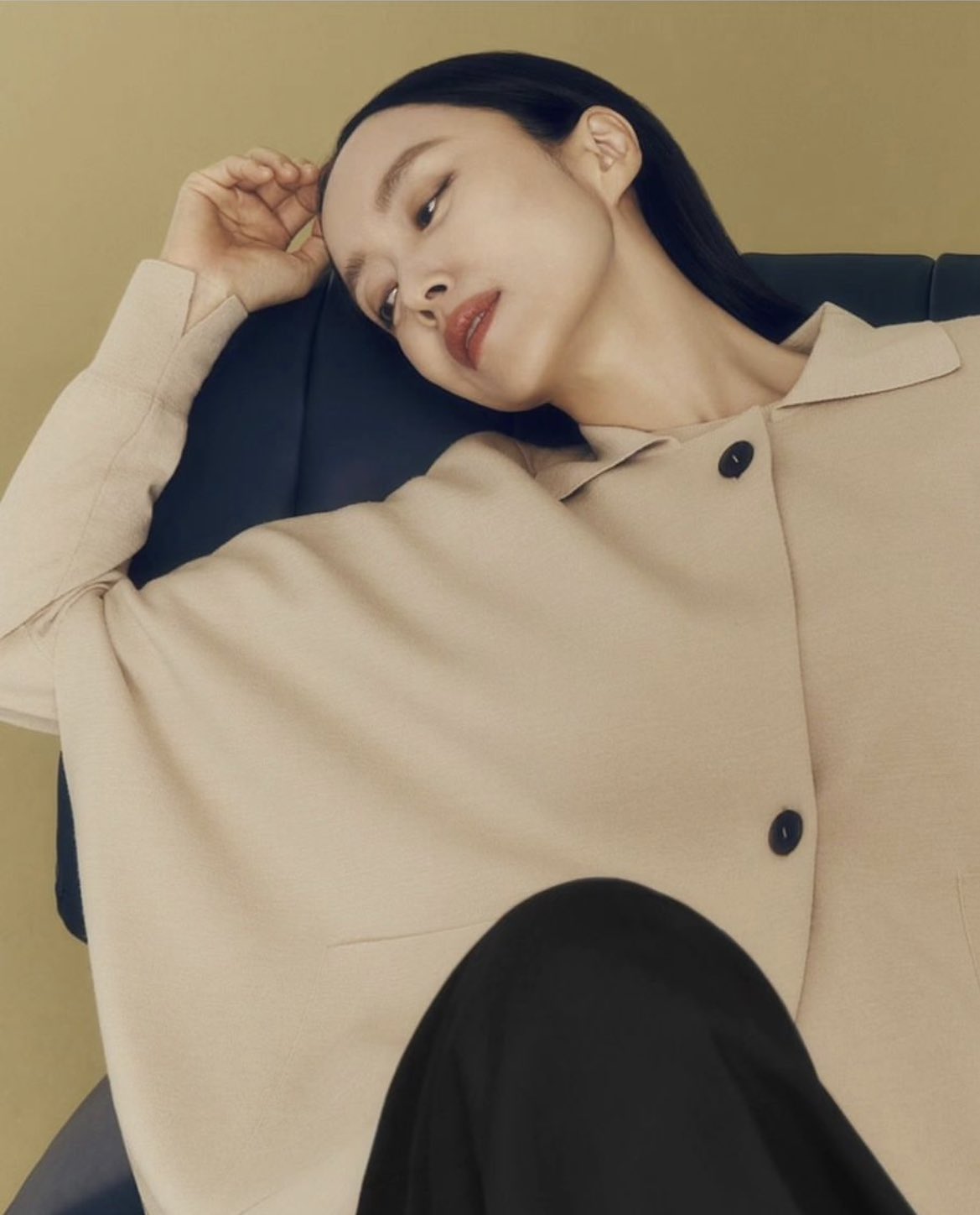 더쿠 - 전도연 《MOE》 23FALL 화보