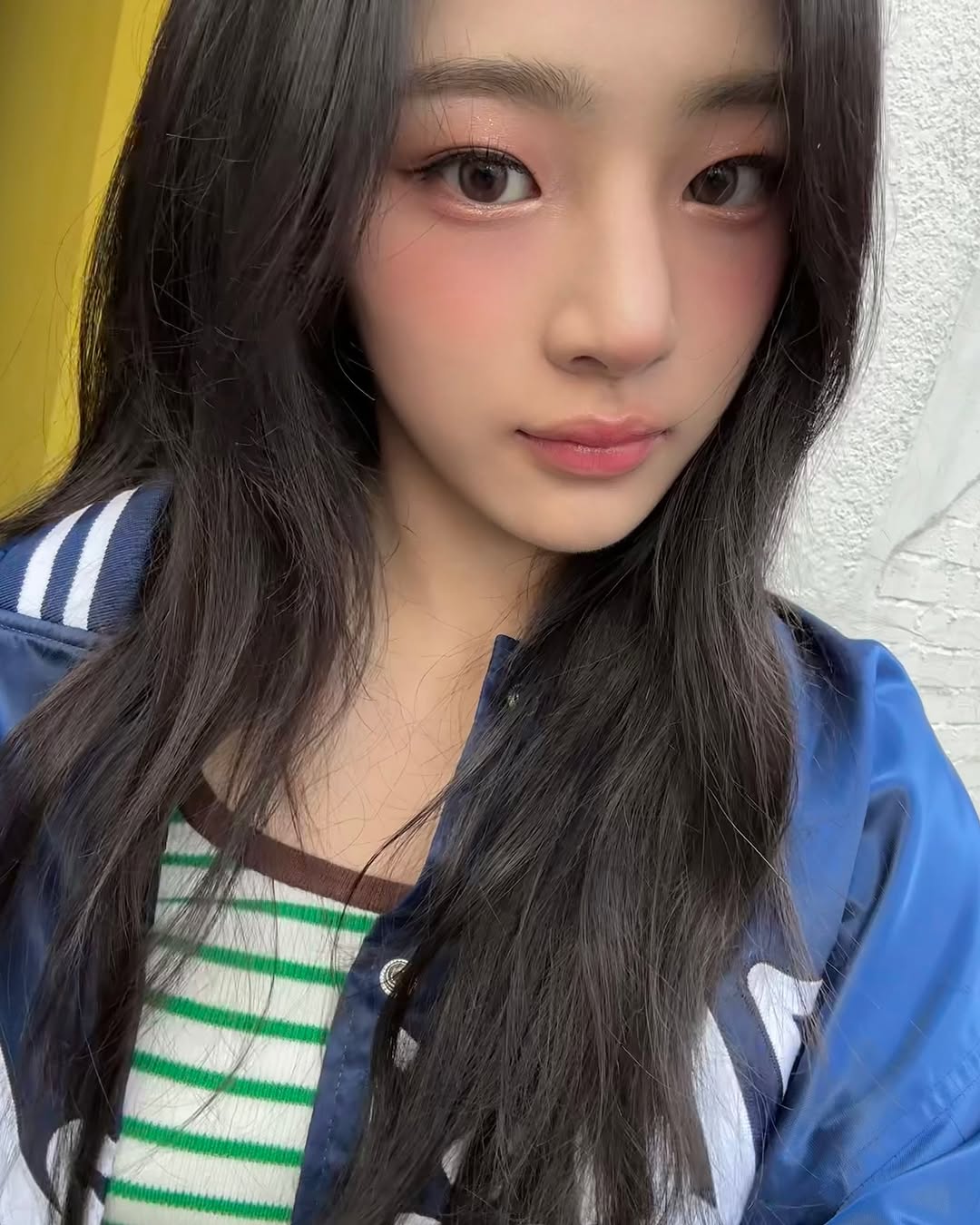 더쿠 - NJZ 민지 인스타 셀카 업뎃