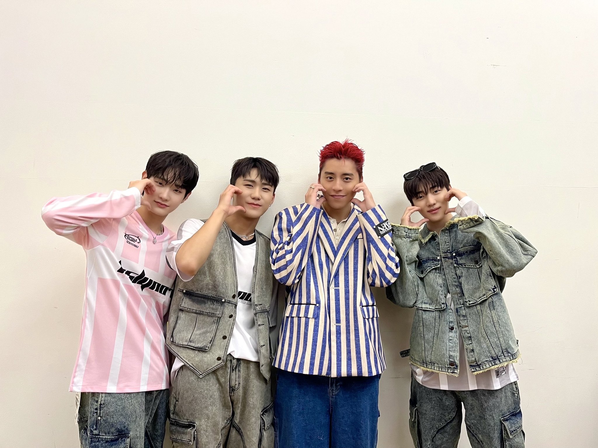 더쿠 - 공트 단체짤