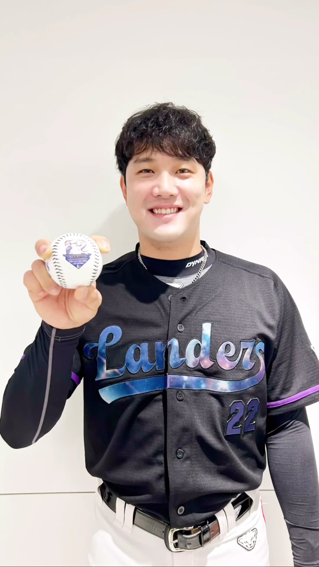 더쿠 - [KBO] SSG랜더스 서진용 세이브왕 기념 유니폼