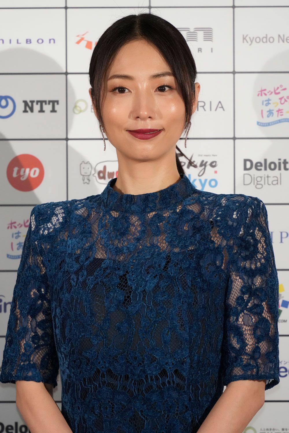 더쿠 - [주간문춘] 《충격 불륜》 「곧 이혼한다」 MEGUMI(42) 남편 “Dragon Ash” 후루야 켄지(44)가 30대 "양키풍" 니오와세 팬과 “진흙탕 불륜 ...