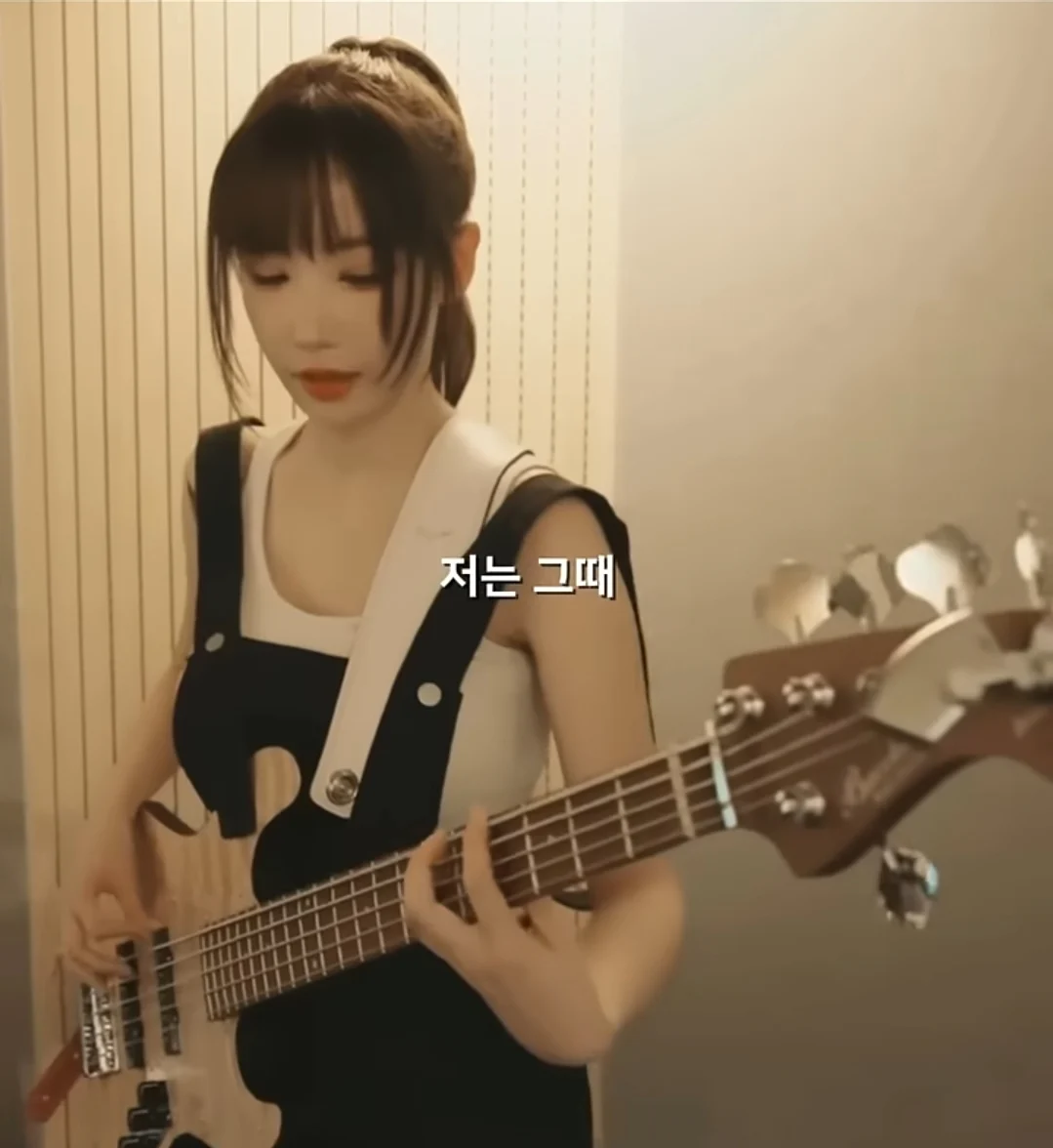 더쿠 - YB 윤도현이 보는 QWER.jpg